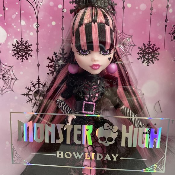 monster high | Other | 222 Monster High Howliday Winter Edition ...